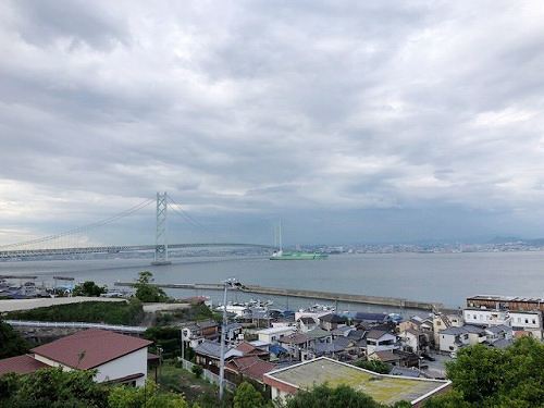 日本郵船12隻のLNG燃料自動車専用船を連続建造 明石海峡を通過する大型船 シンガポール船籍のBW Group LNG船BW LESMES ...